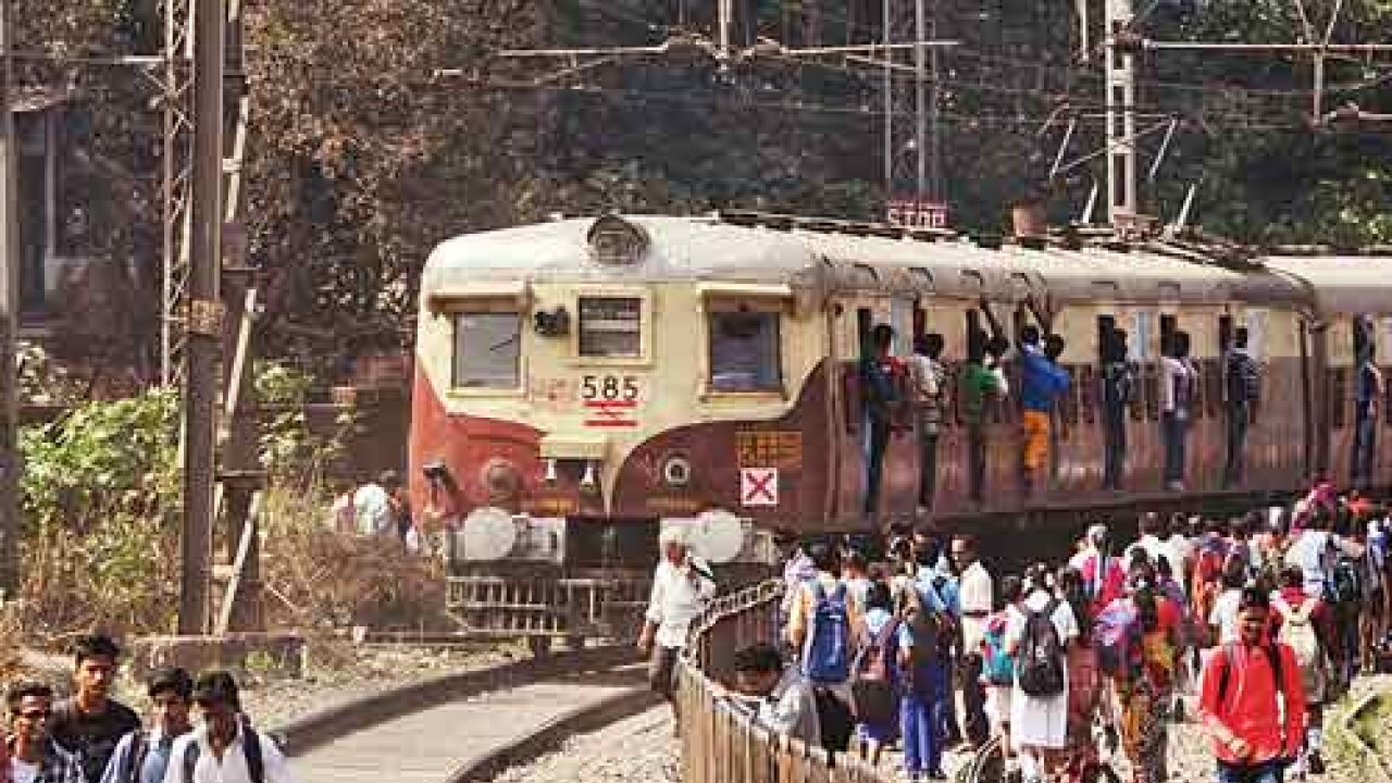 Major accident averted in Bihar as 7 bogies decouple from train