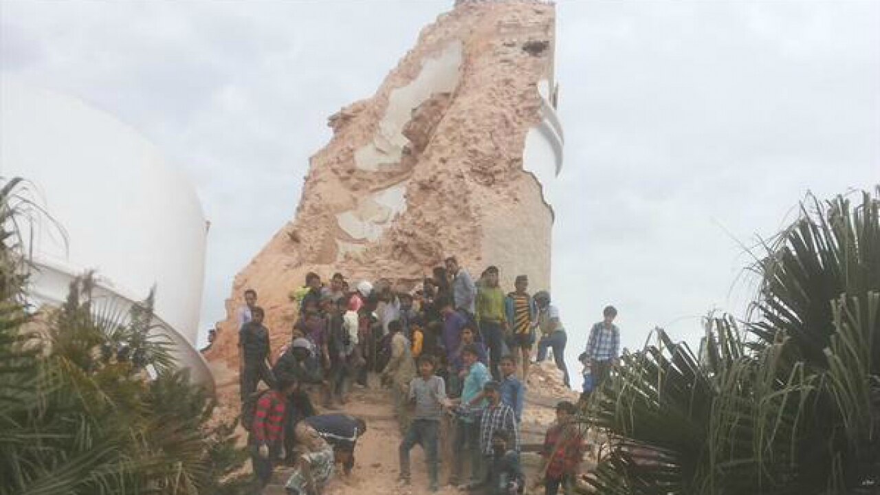 Historic Dharahara tower collapses in Kathmandu after quake, at least ...