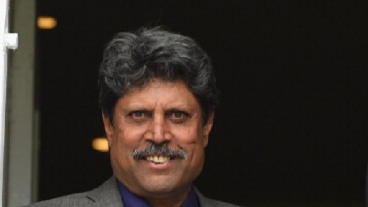 PM Modi welcomes Indian cricket legend Kapil Dev on Twitter