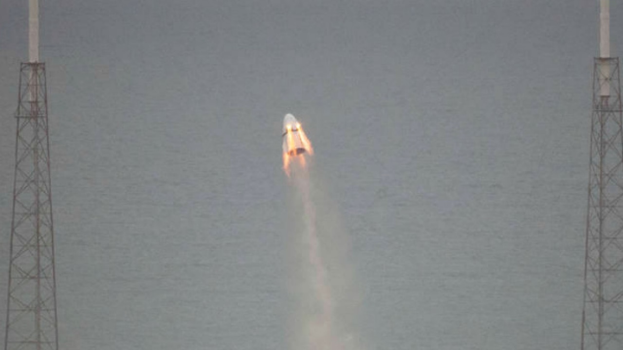 SpaceX tests astronaut escape feature on Dragon spacecraft