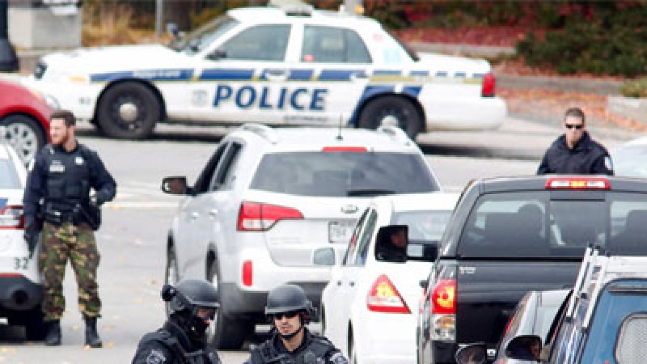 Canadian police raid homes of would-be jihadists in Montreal
