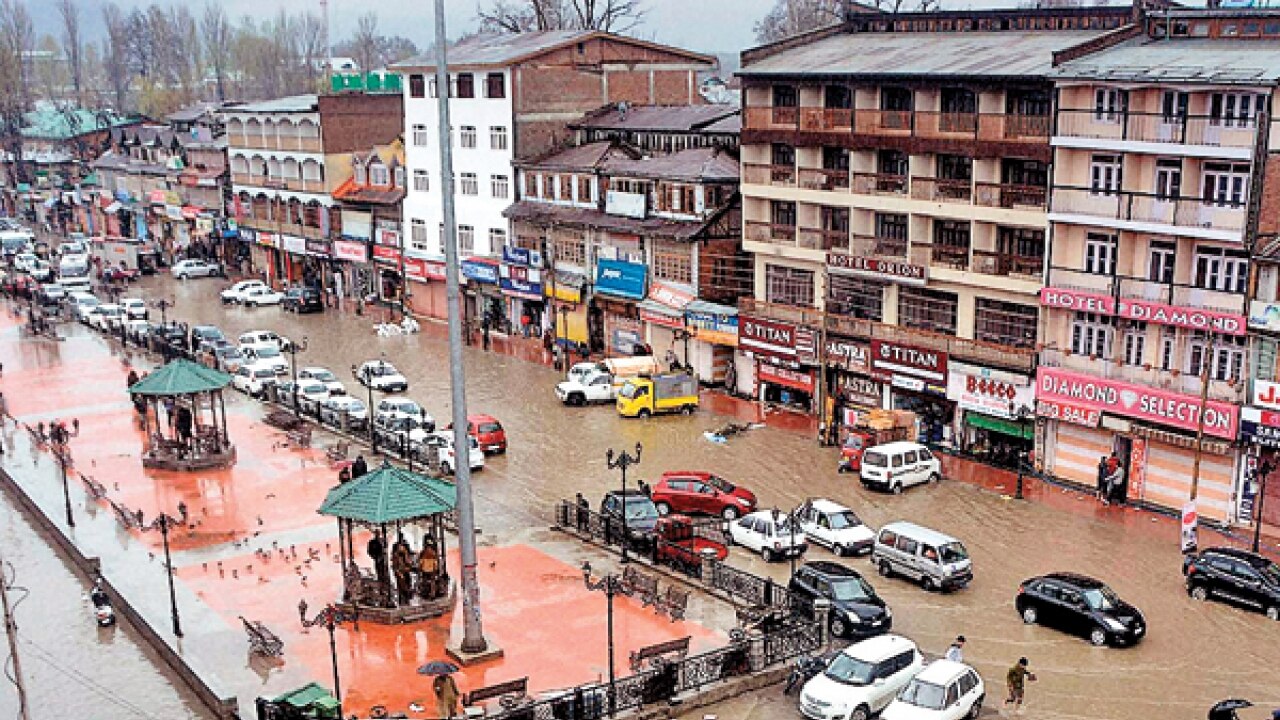 Kashmir On Flood Alert After Jhelum Overflows