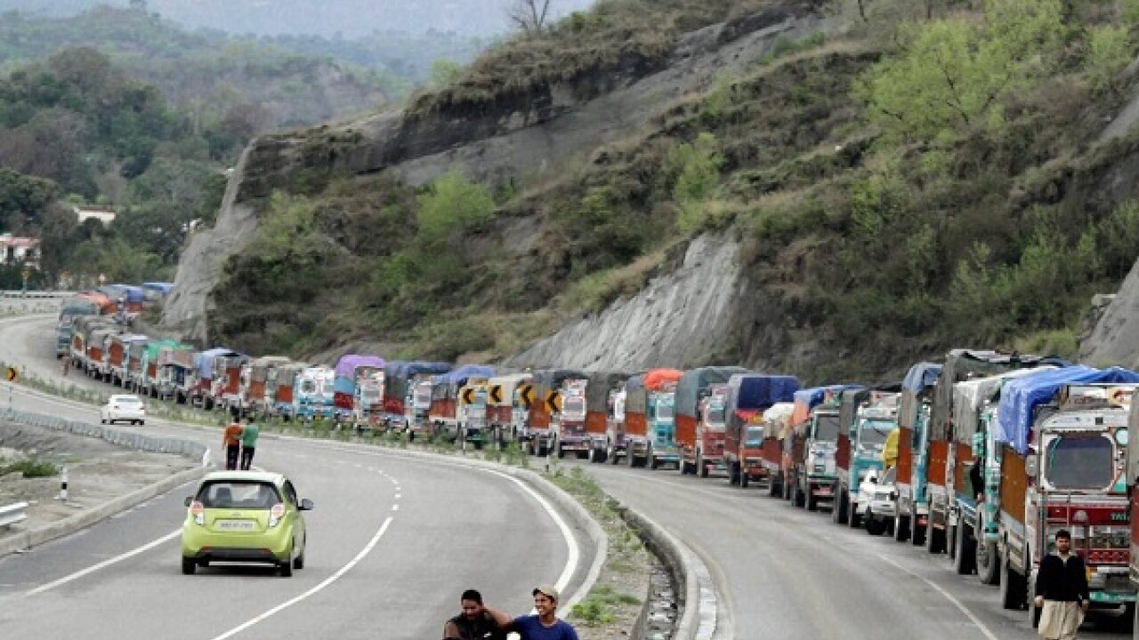 Jammu-Srinagar National Highway reopens for one way traffic