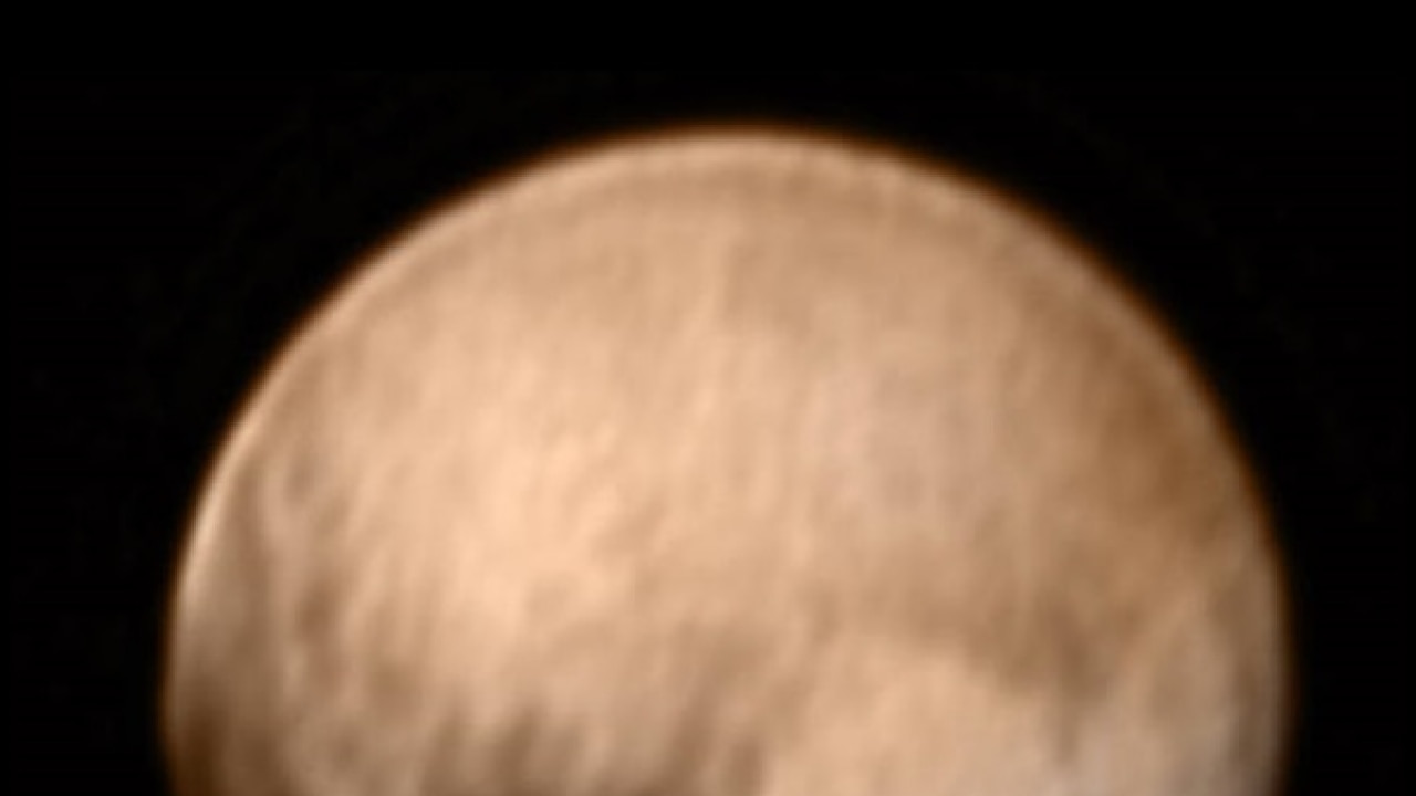 NASA craft discovers heart shape on Pluto as flyby nears