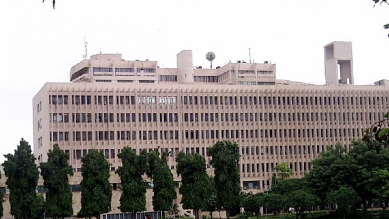 IITs will now allow admission for students scoring 6% in entrance exam