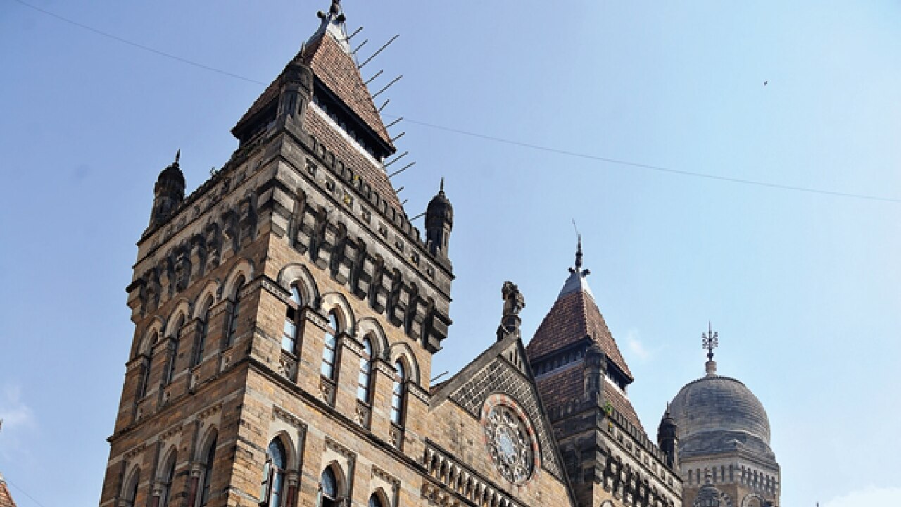 BMC removes Khar's famous Ramzan attraction, the Dabba market