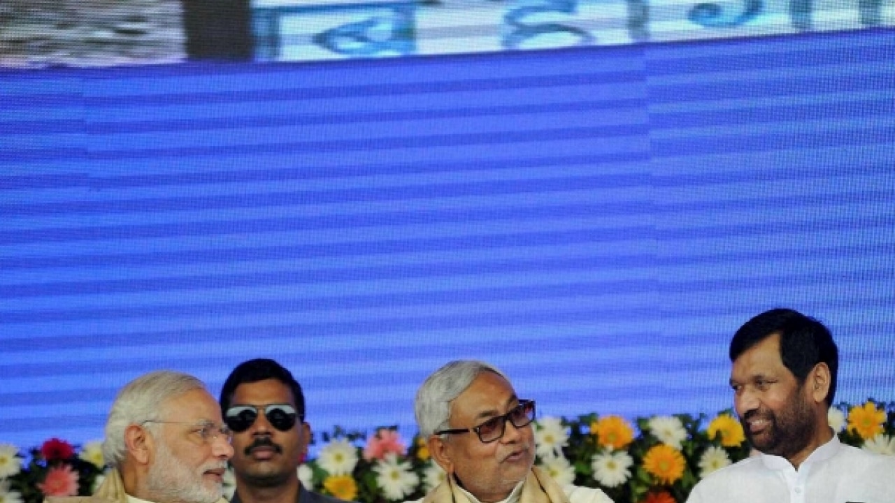 Nitish Kumar poses seven questions to PM Modi