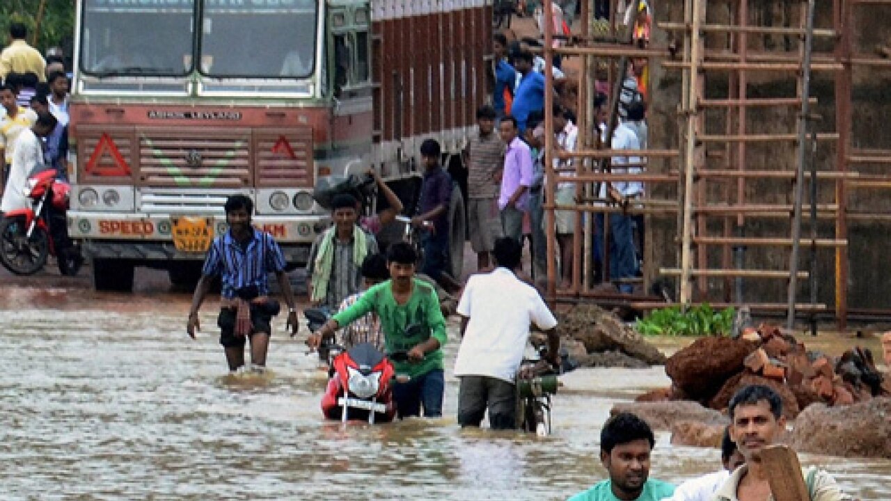 Cyclone Komen: West Bengal administration on high-alert