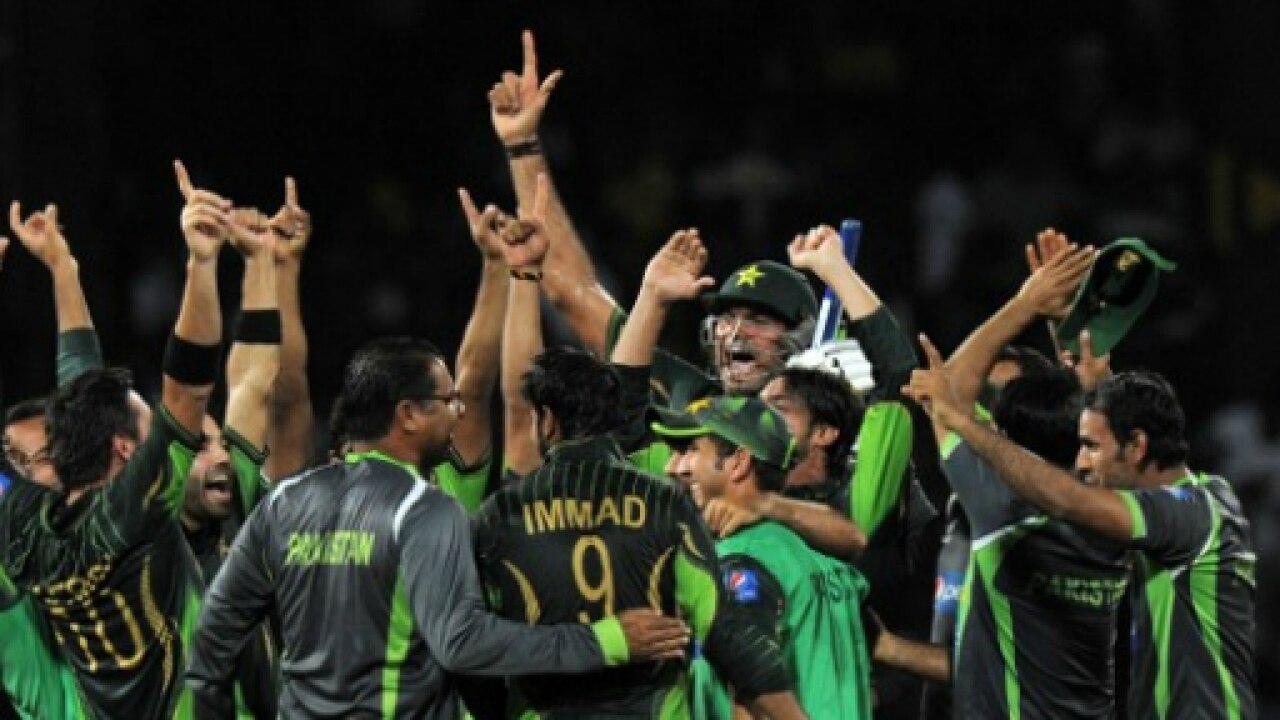 Pakistan win thrilling Twenty20 match against Sri Lanka