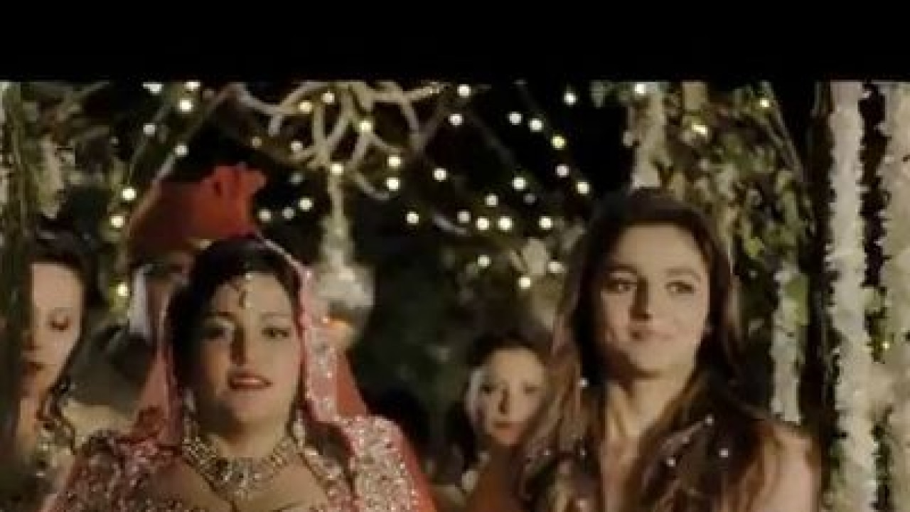 Watch: Shahid Kapoor and Alia Bhat share crackling chemistry in ...