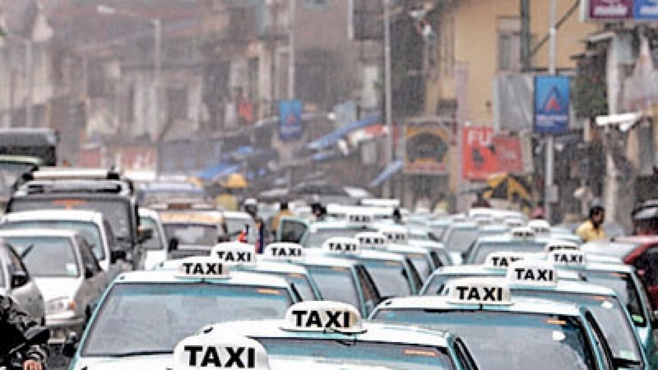Panic buttons and hooters must in Delhi taxis under new scheme