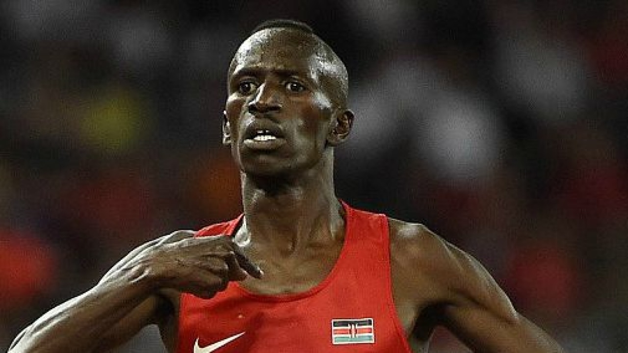 Kenyan Ezekiel Kemboi wins record fourth title in steeplechase
