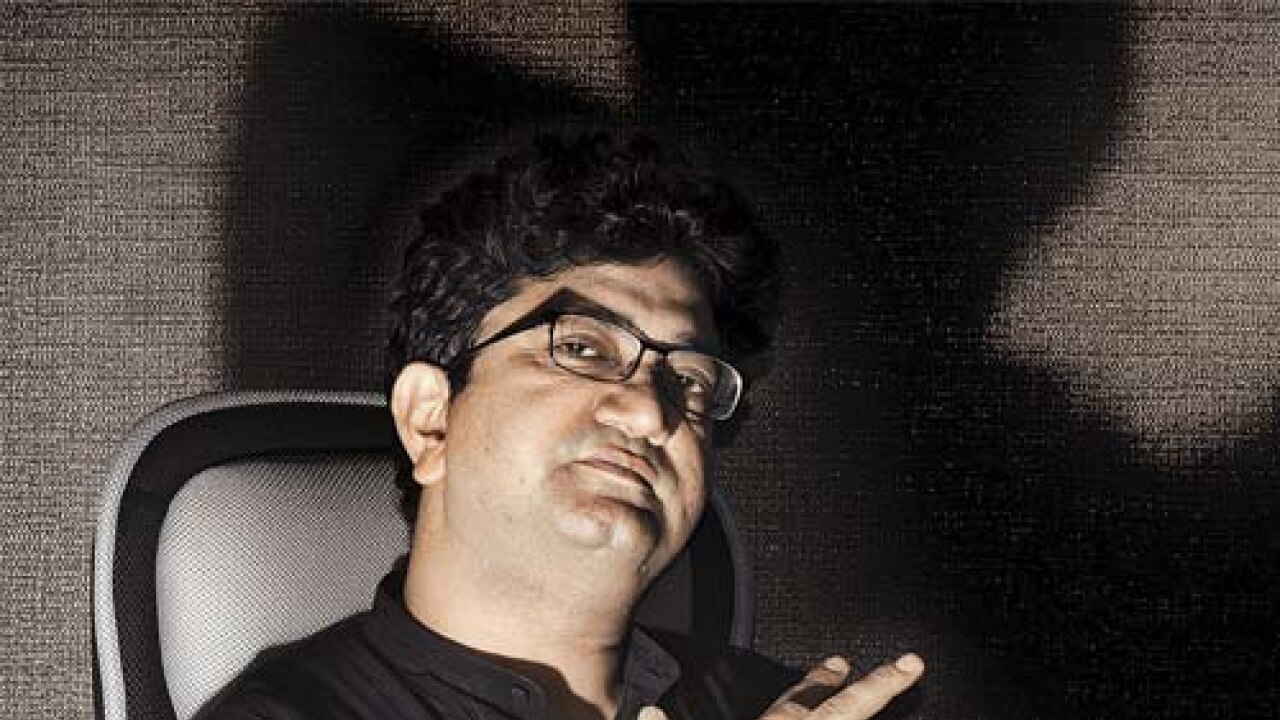 Prasoon Joshi says writers returning Sahitya Akademi awards 'are in pain'