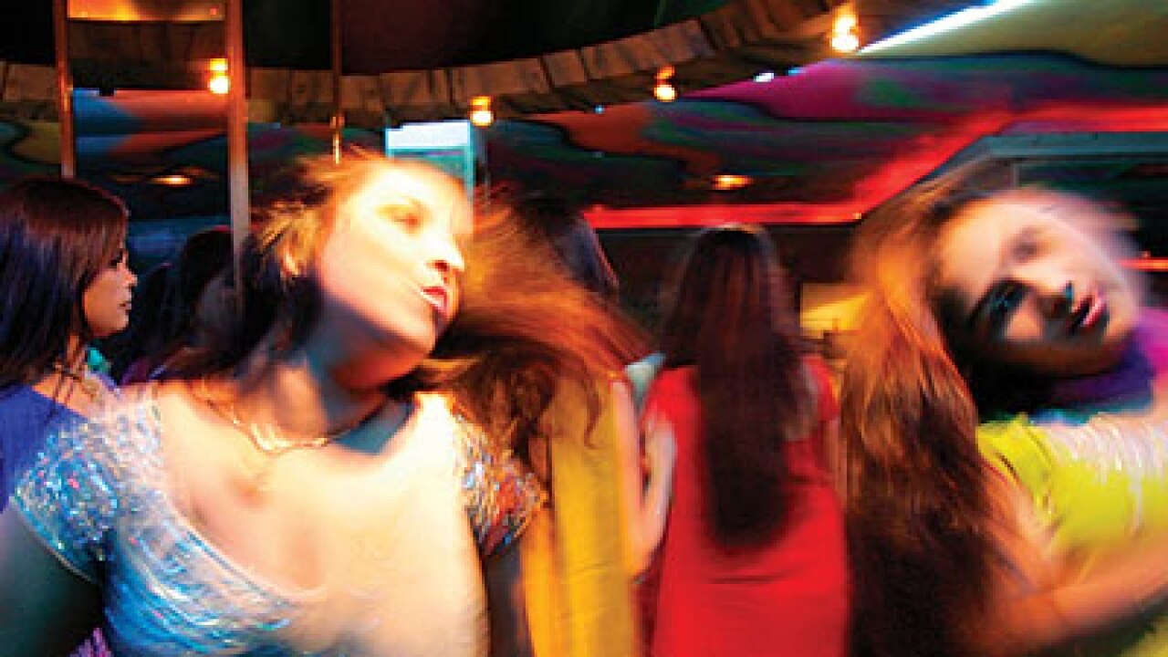 Dance bar ban lifted: Opposition slams Maharashtra govt, says it should ...