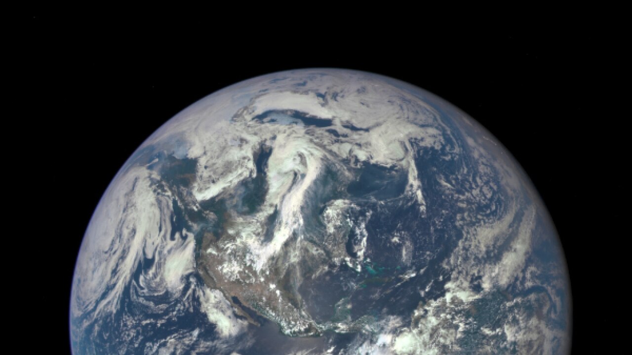 NASA's new web portal lets you see pictures of Earth's sunlit side ...