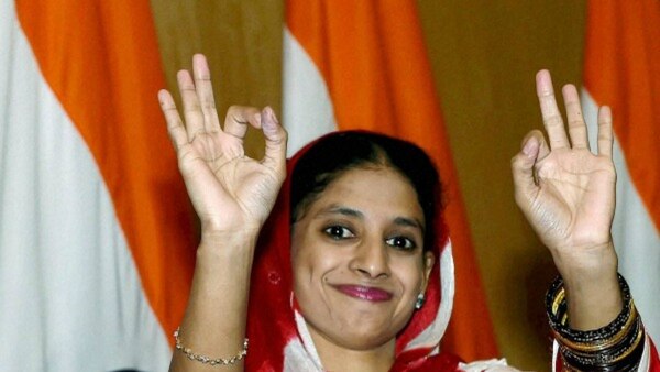 After her return to India, Geeta takes a ride on Delhi Metro and visits ...