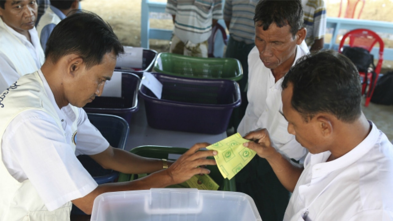 Voting smooth in Myanmar's first free election for 25 years