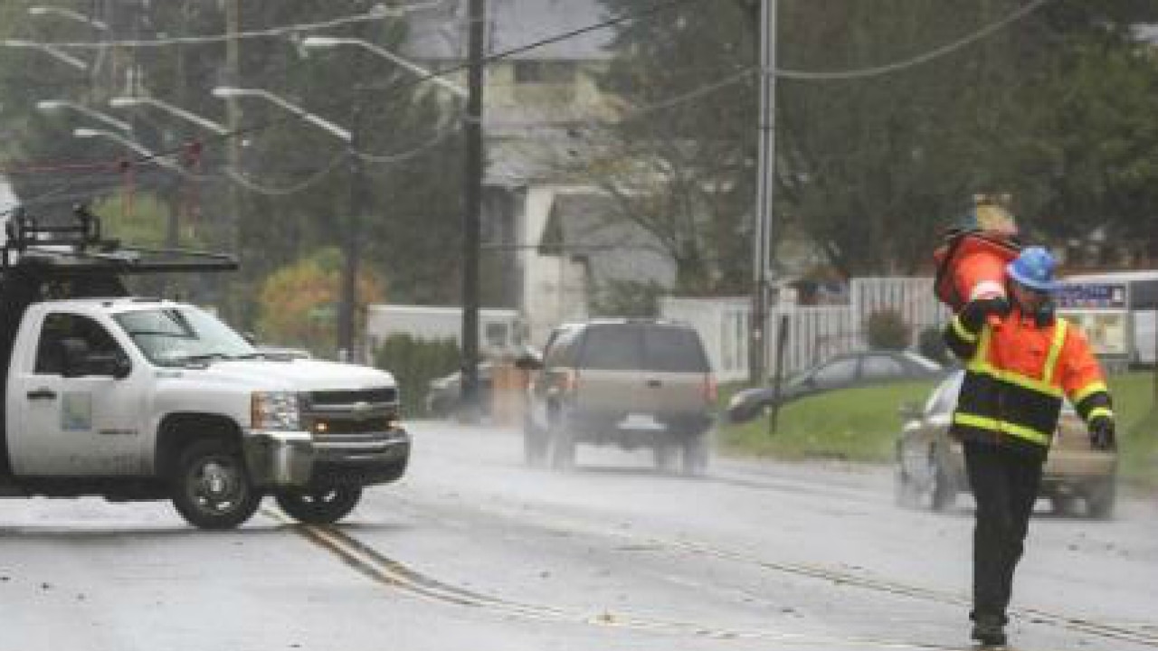 Three killed, 250,000 homes without power after storms in Washington state