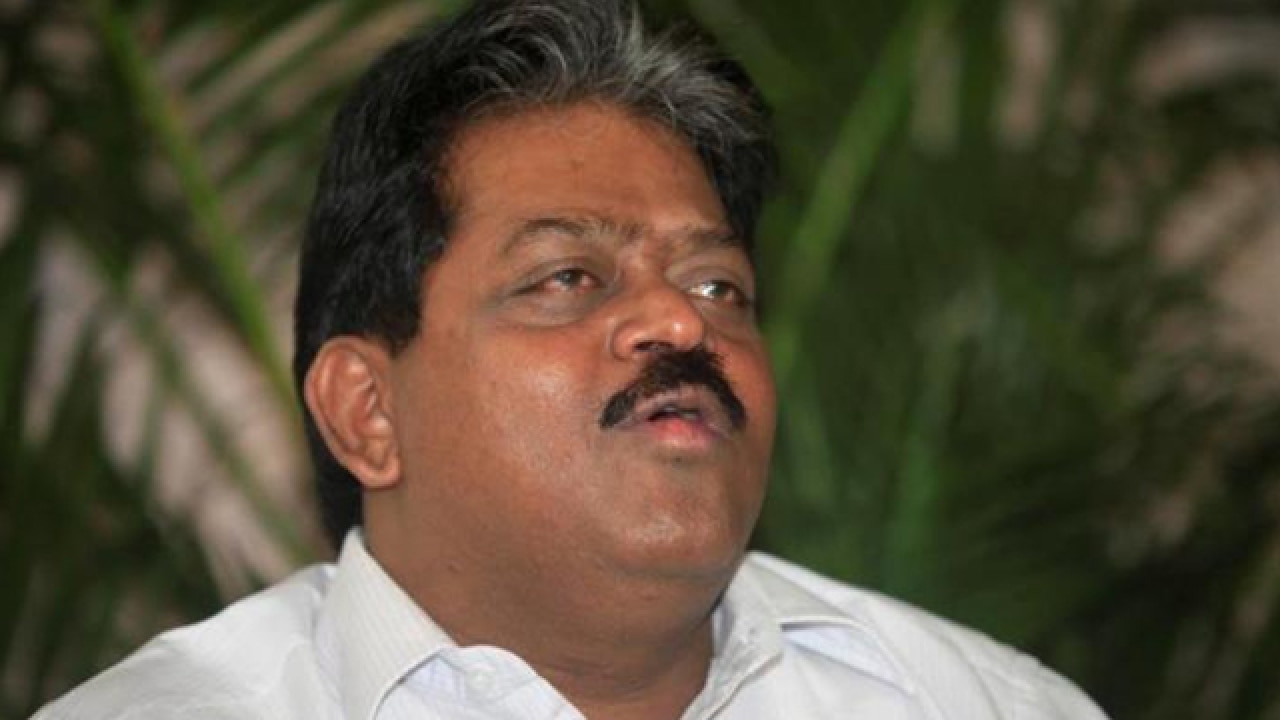 Mumbai: Ashwin Naik held red-handed for extorting builder