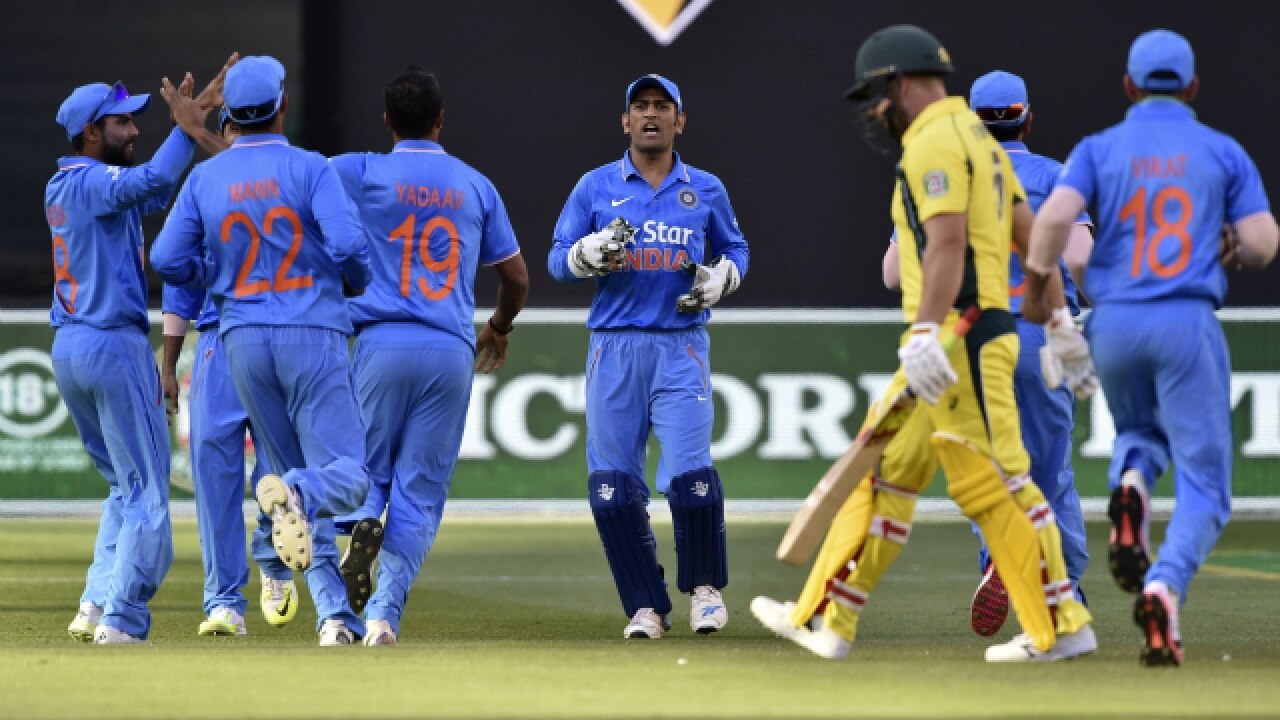 India vs Australia: Here's how MS Dhoni tackled questions about his ...