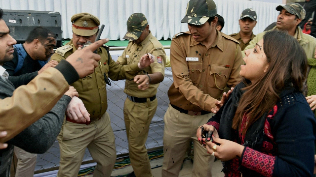 Delhi government seeks report on ink attack from Police Commissioner