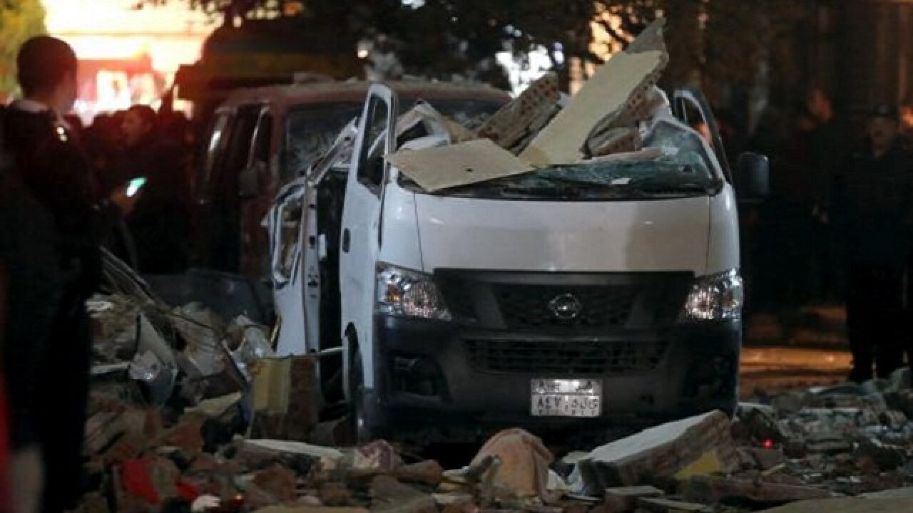 9 killed in explosion near Egypt's Giza pyramids