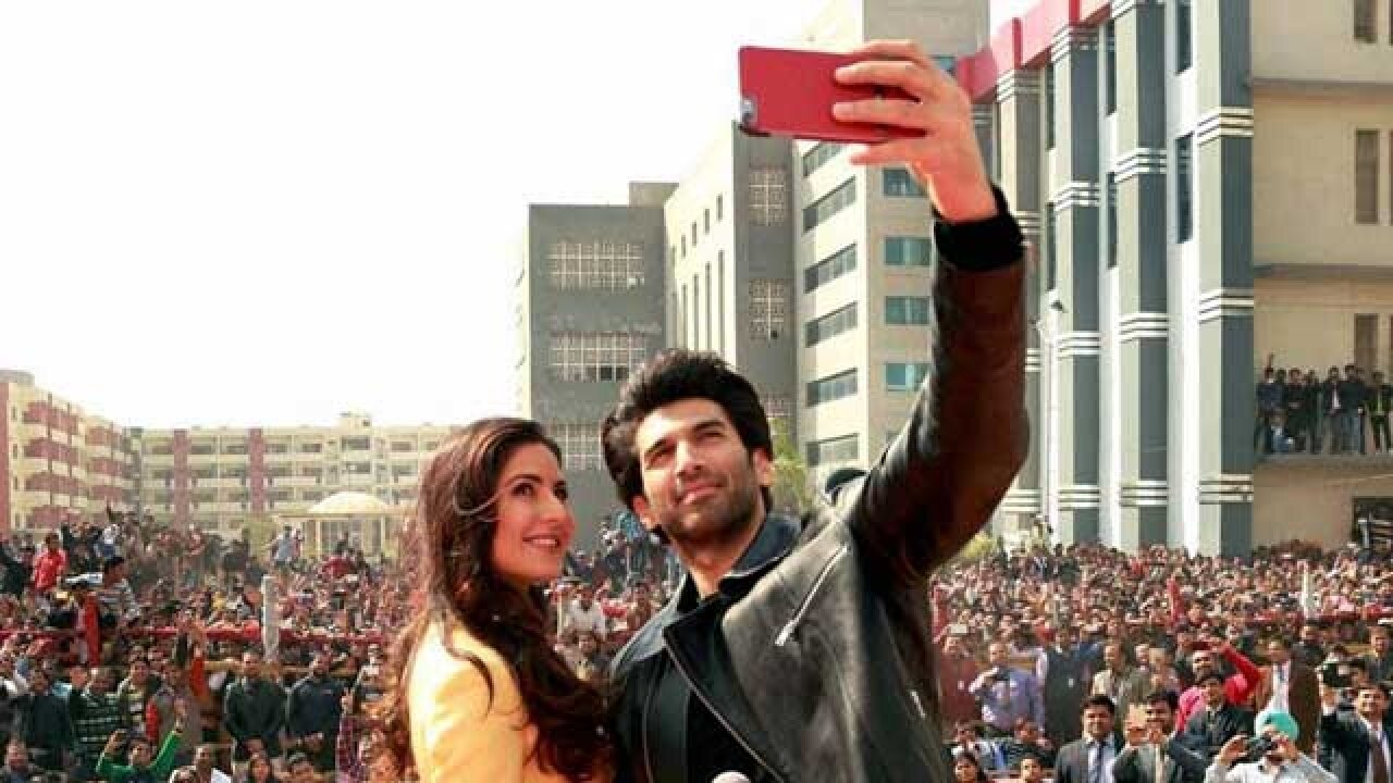 What did Aditya Roy Kapur gift Katrina Kaif prior to Valentine's Day? What did Aditya Roy Kapur gift Katrina Kaif prior to Valentine's Day?