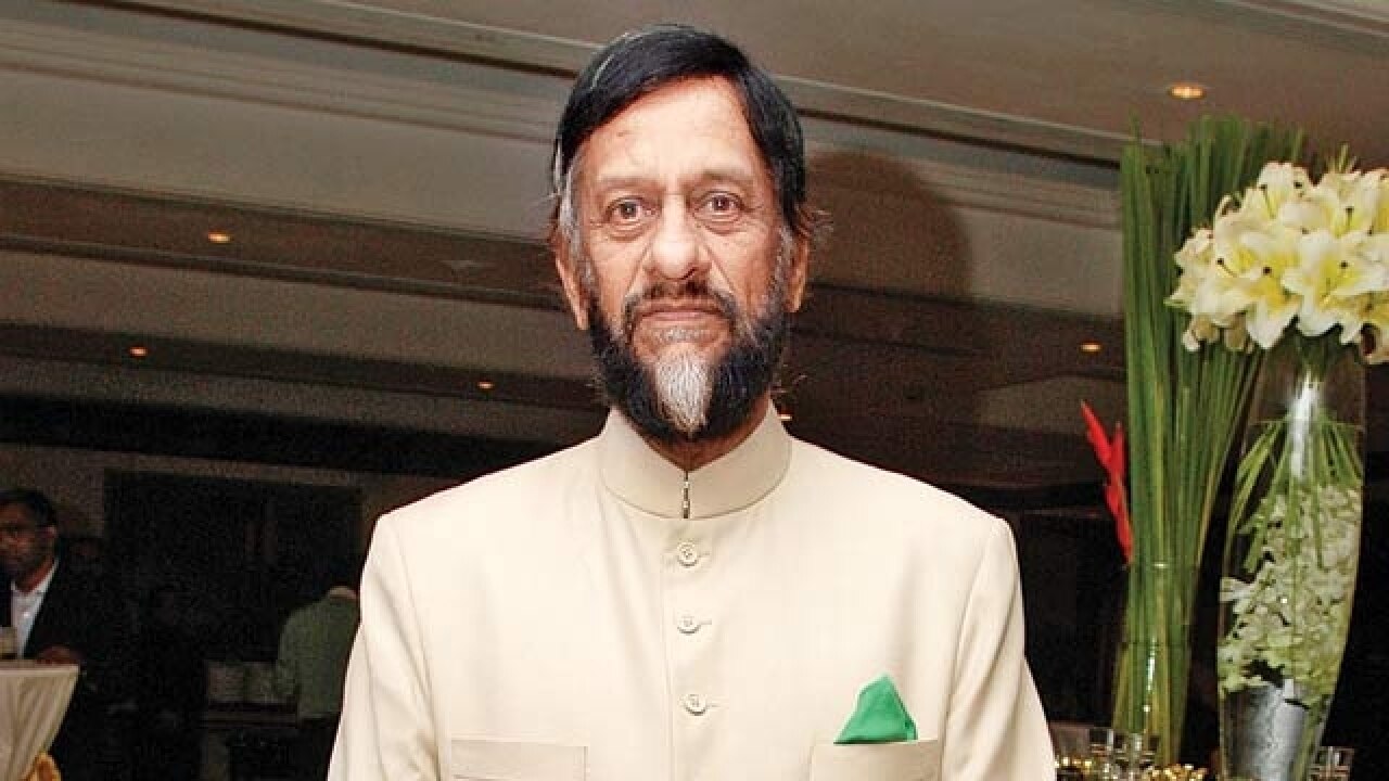 Protests grow against RK Pachauri; Teri students refuse to take degrees ...