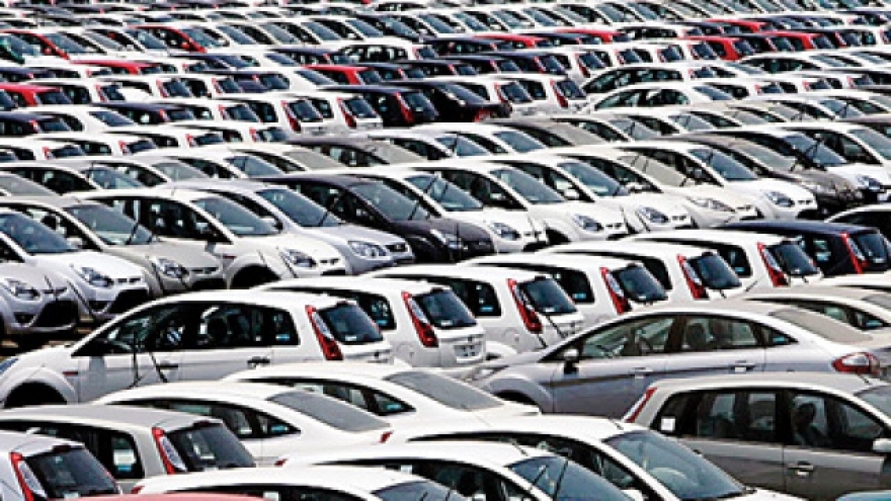 Domestic passenger car sales fall for first time in 15 months