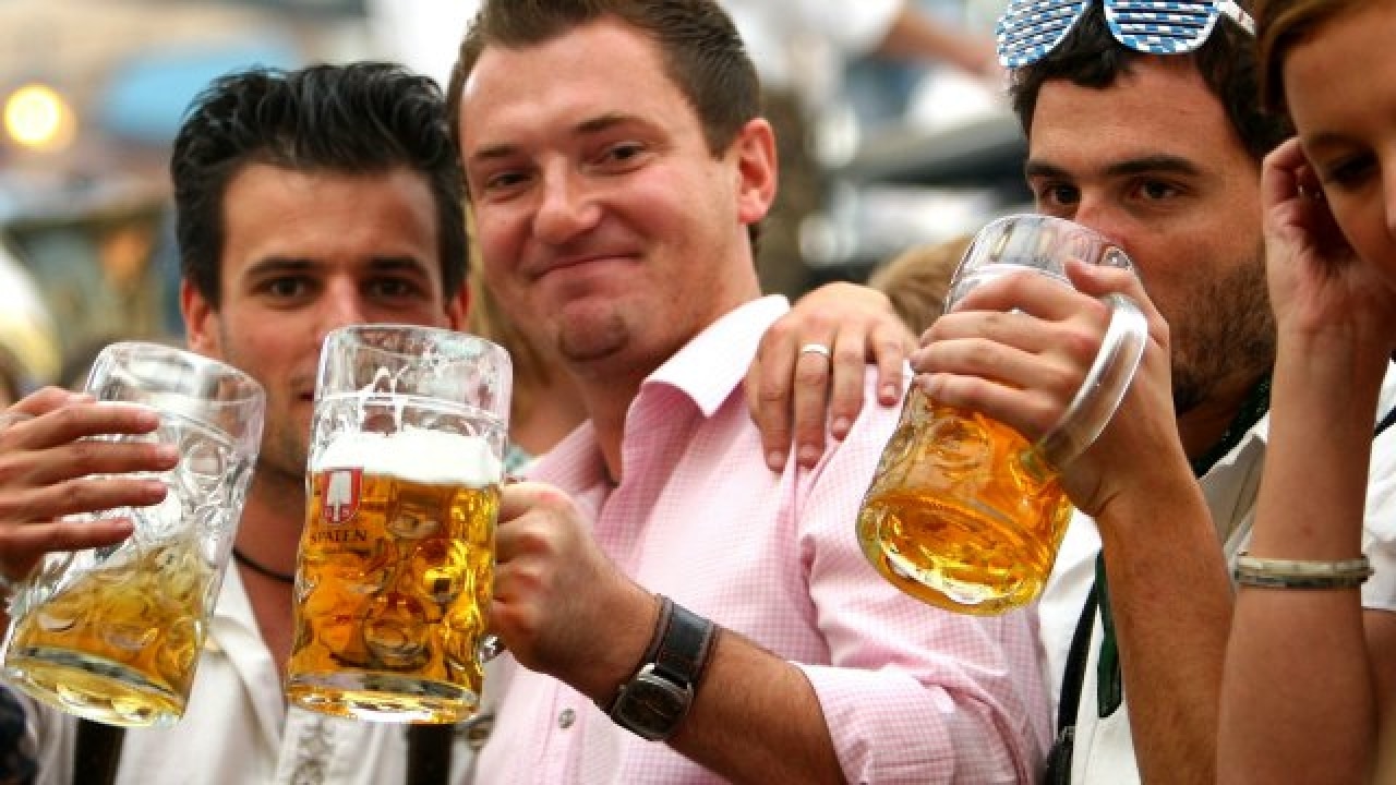 Binge drinking may up hypertension risk in young adults: New study