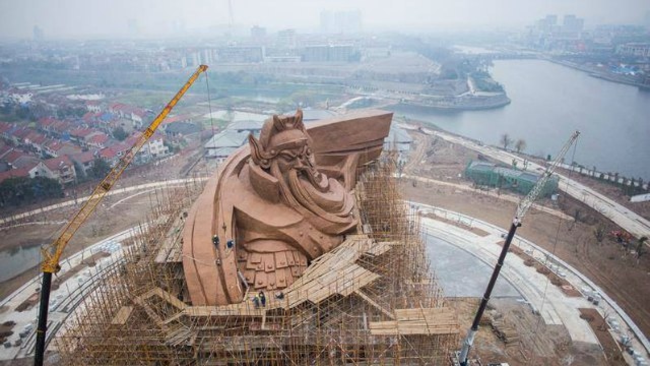 China to unveil a 1,200 ton statue of beloved ancient warrior