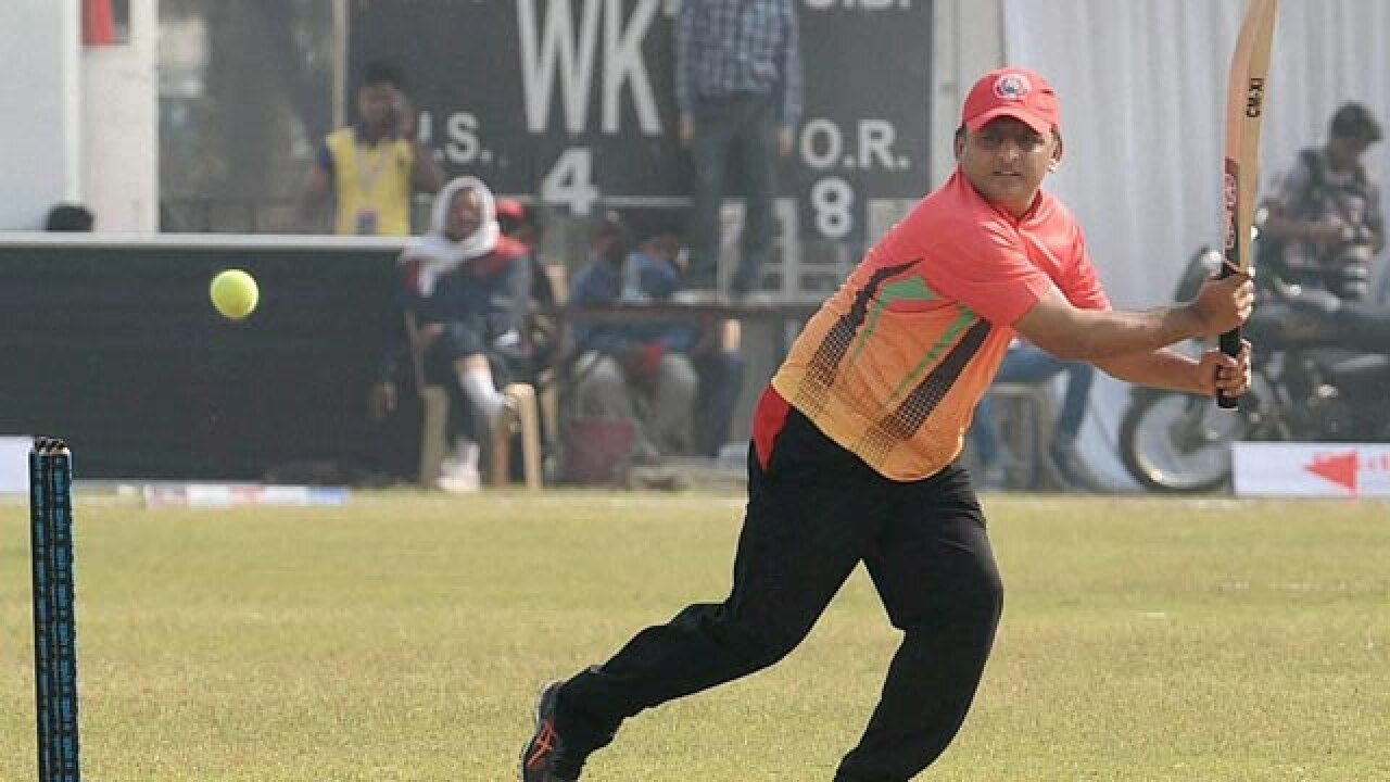UP CM Akhilesh Yadav declared 'Man of the Match' in CM v/s IAS cricket ...