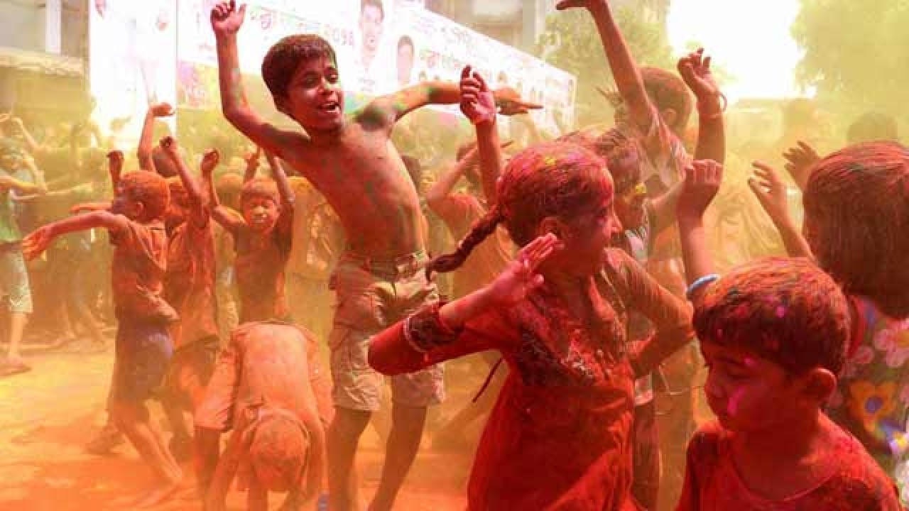 These 17 pictures of Holi will lift your spirits