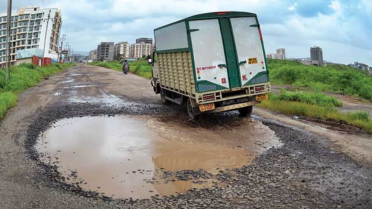 dna exclusive: BMC junks private website, develops in-house pothole tracking system