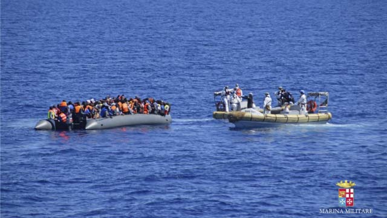 Italy rescues 4,000 refugees in two days