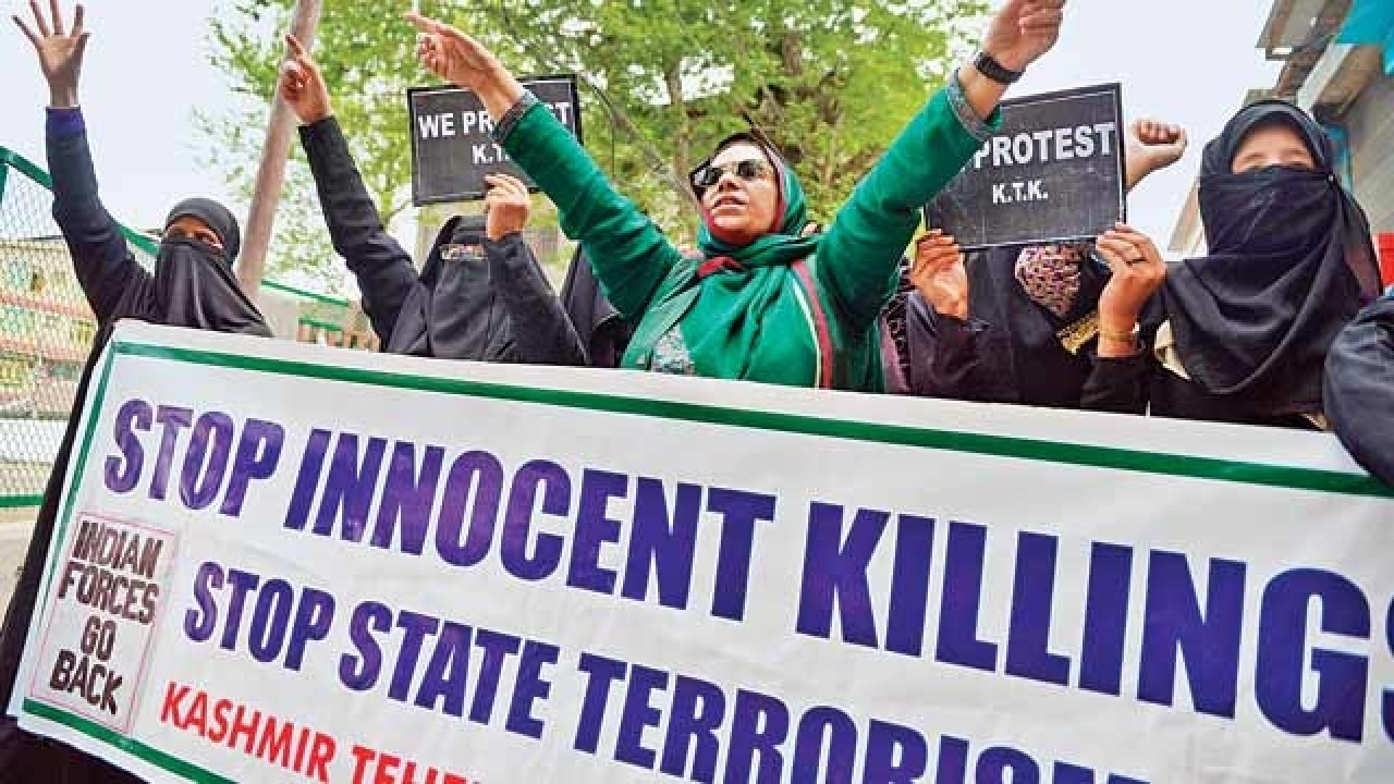 High Court queries Jammu and Kashmir police on 'detention' of girl, kin ...