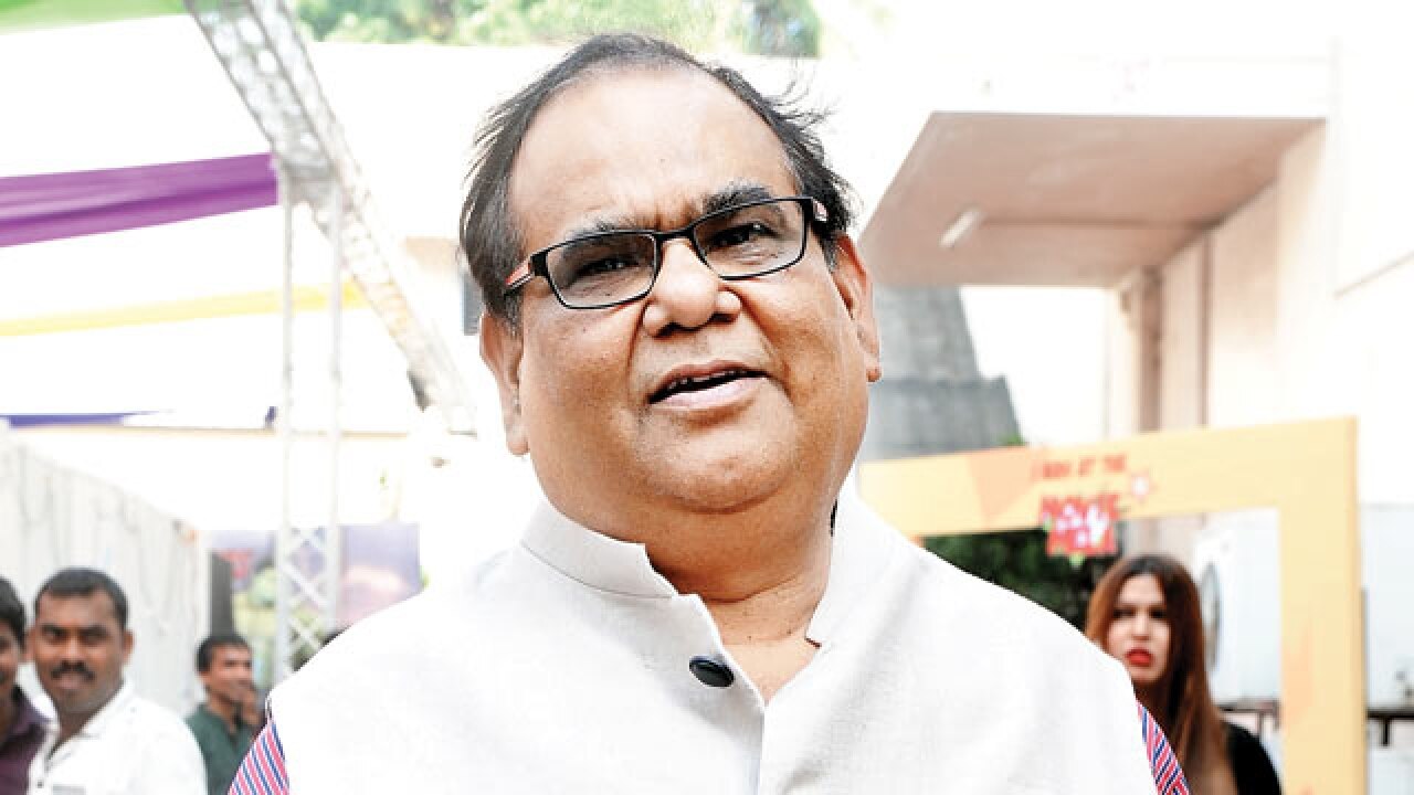 You can now listen to actor Satish Kaushik on the radio
