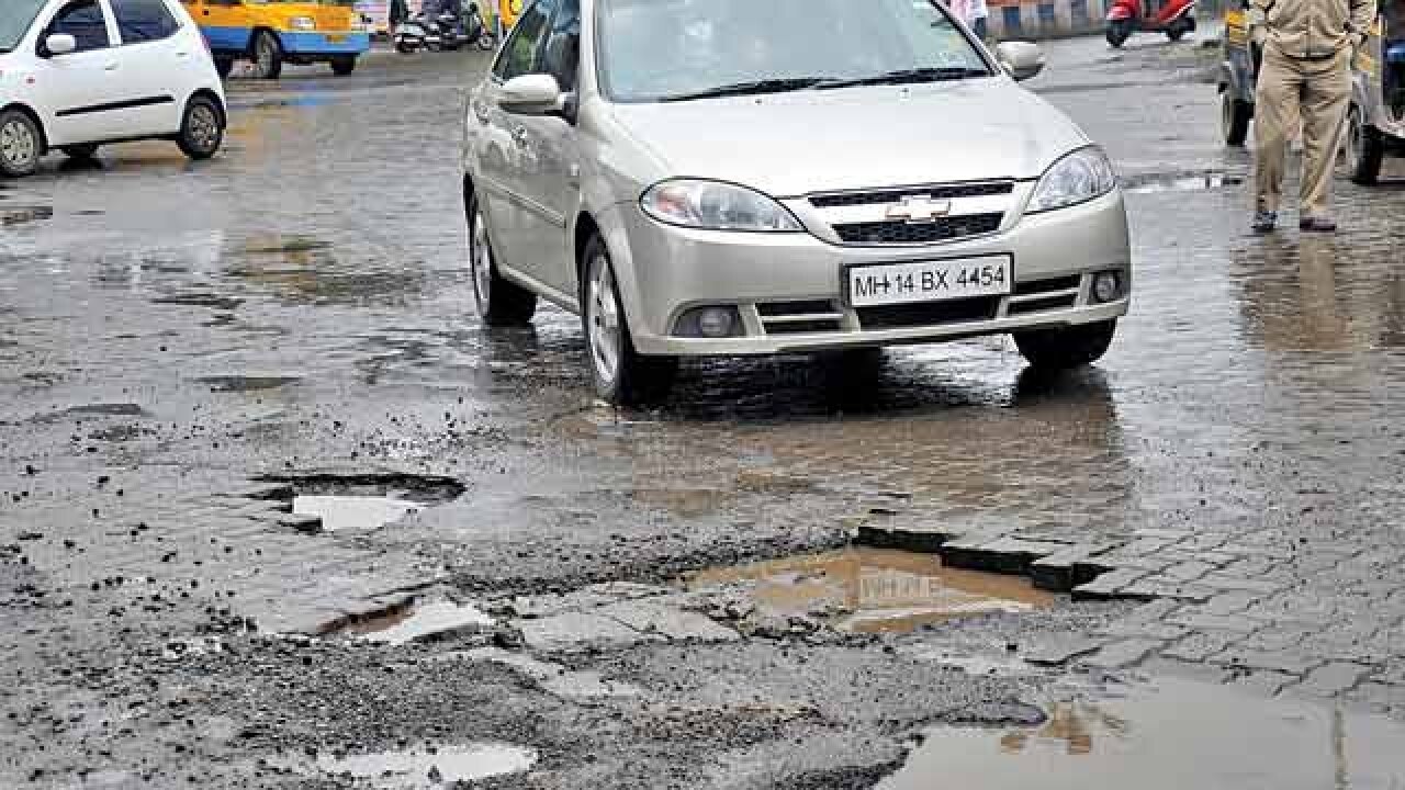HC expresses hope of pothole-free roads this year, questions civic body