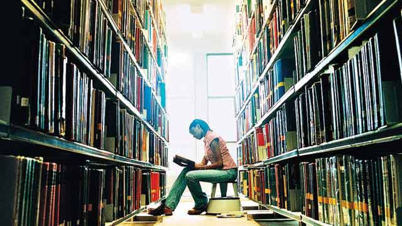 Libraries opened in Thane jail