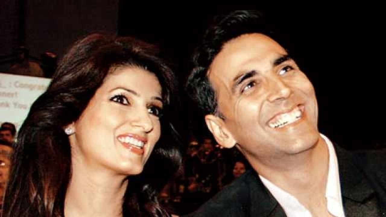 Akshay Kumar enjoys dinner date with family