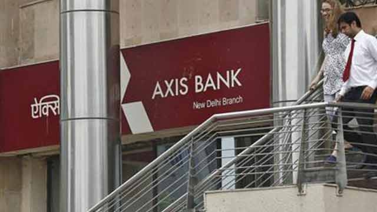 Axis Bank top management to take 20-50% cut in variable pay