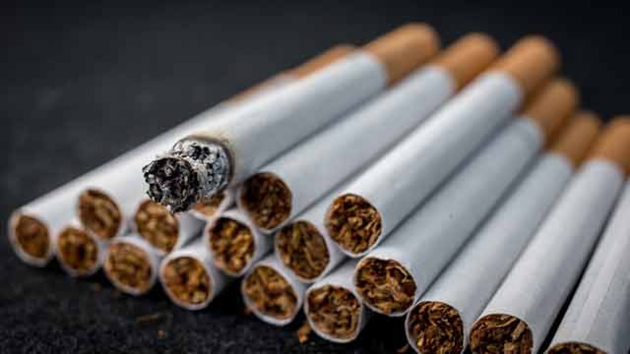 Karnataka: Gang hijacks truck carrying cigarettes