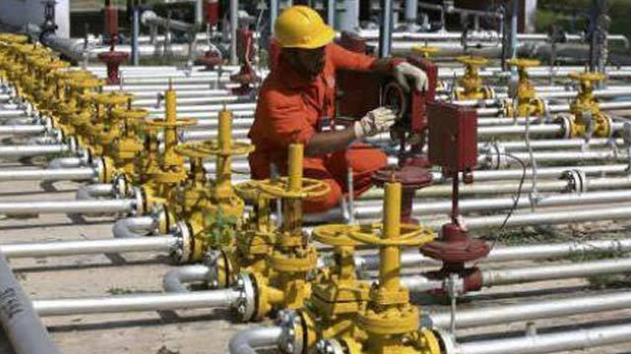 Hyderabad: Piped gas to connect 2.5 lakh households by 2021, says ...