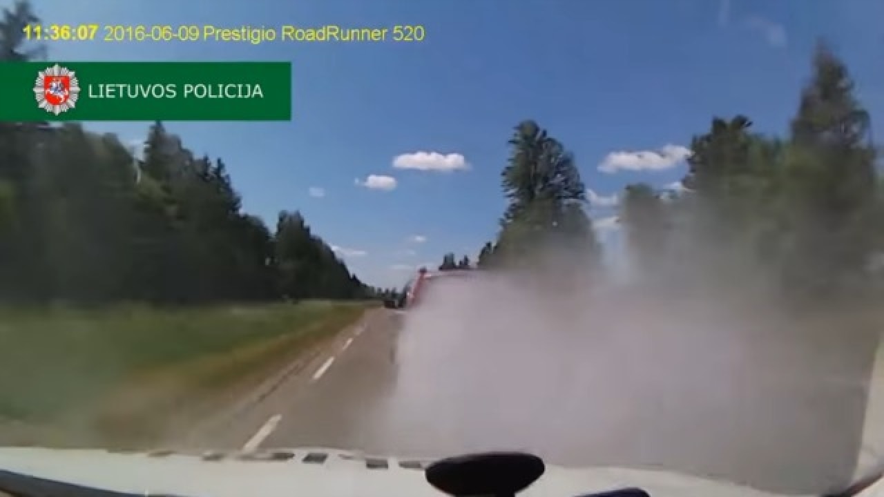 Watch: These suspects use smoke screens and spike strips to evade ...