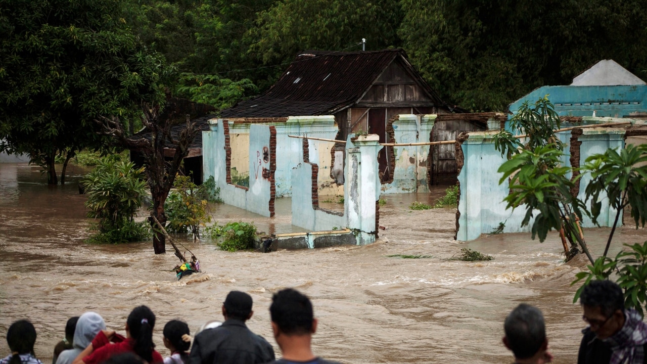 Flash floods kill 24 in Indonesia, thousands of homes damaged