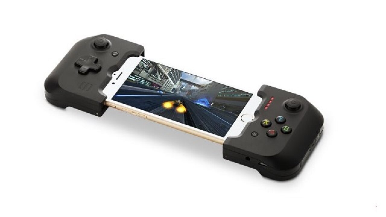 New Gamevice controller for iOS makes it a portable gaming device