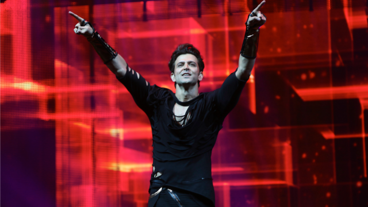 Hrithik Roshan thanks fans for appreciating his IIFA 2016 performance