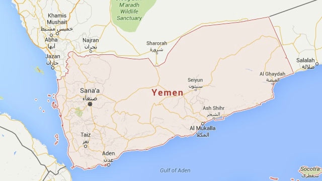 Suicide bombers hit Yemen government's Mukalla port