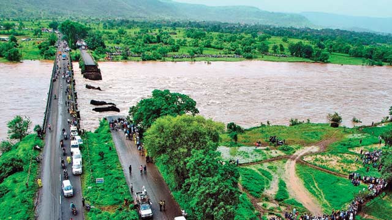 Maharashtra: 29 feared dead as colonial-era bridge collapses in Savitri ...