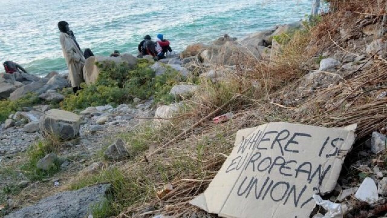 More than 100 refugees break through barriers from Italy to France